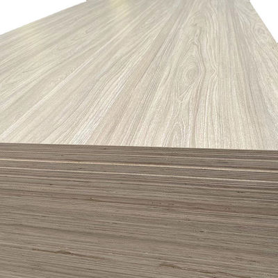 Des feuilles de contreplaqué de 18 mm de bouleau moderne de 25 mm de ...